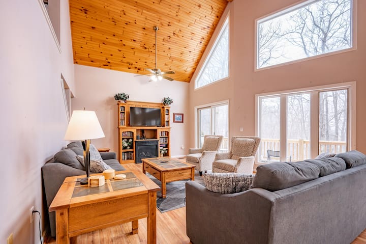 New! Mountain Lake Access Home W/ Hot Tub! - Deep Creek Lake, MD