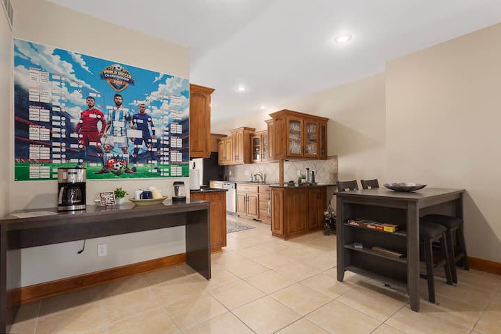 Kc Townhouse: Sleeps 8, Close To Fifa 2026 - Parkville, MO