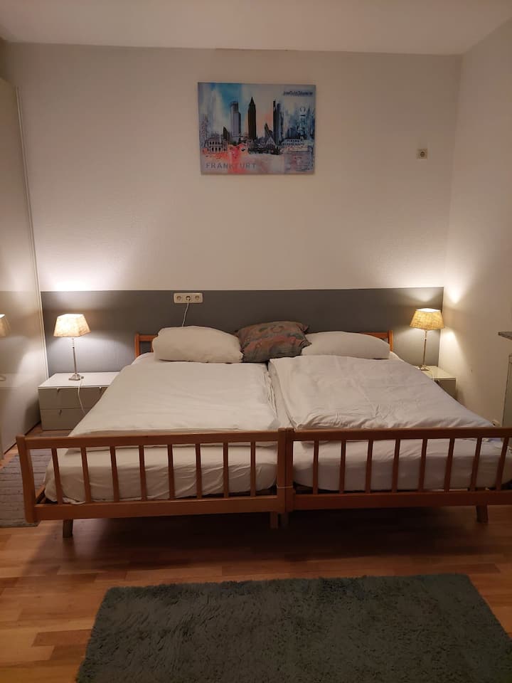 Nur Im Mai Frei!
2-zimmer-apartment Barrierefrei - Frankfurt