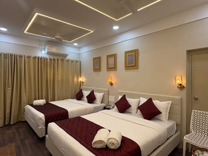 Amirtha Elite (4 Persons)+(2 Extra Bed) - Madurai