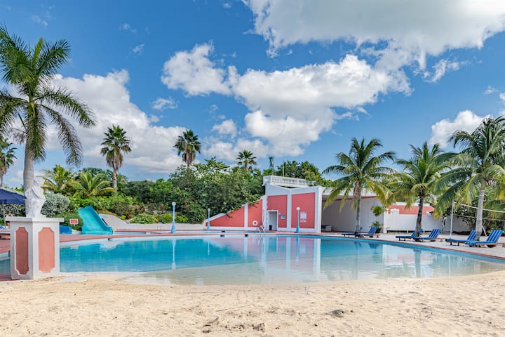 Sany Port Condo 3br Access To Resort Pool & Beach - Nassau