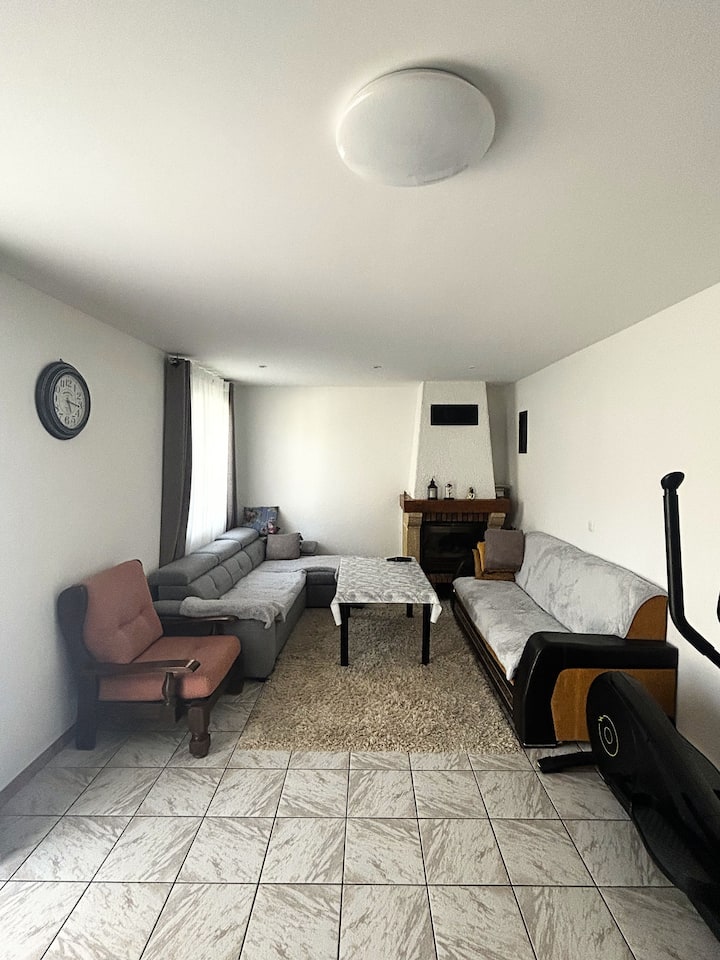 Maison 2 Chambres Avec Jardin Proche De Lyon. - Miribel