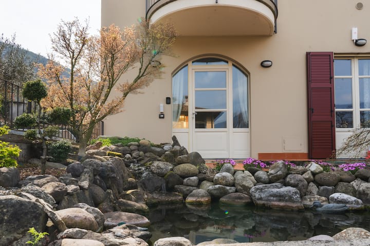 Casa Koi | Private Garden & Koi Pond, Near Lake - Iseo
