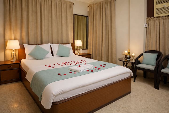 Couple Friendly Cozy Vibe At Lake Gardens - Howrah