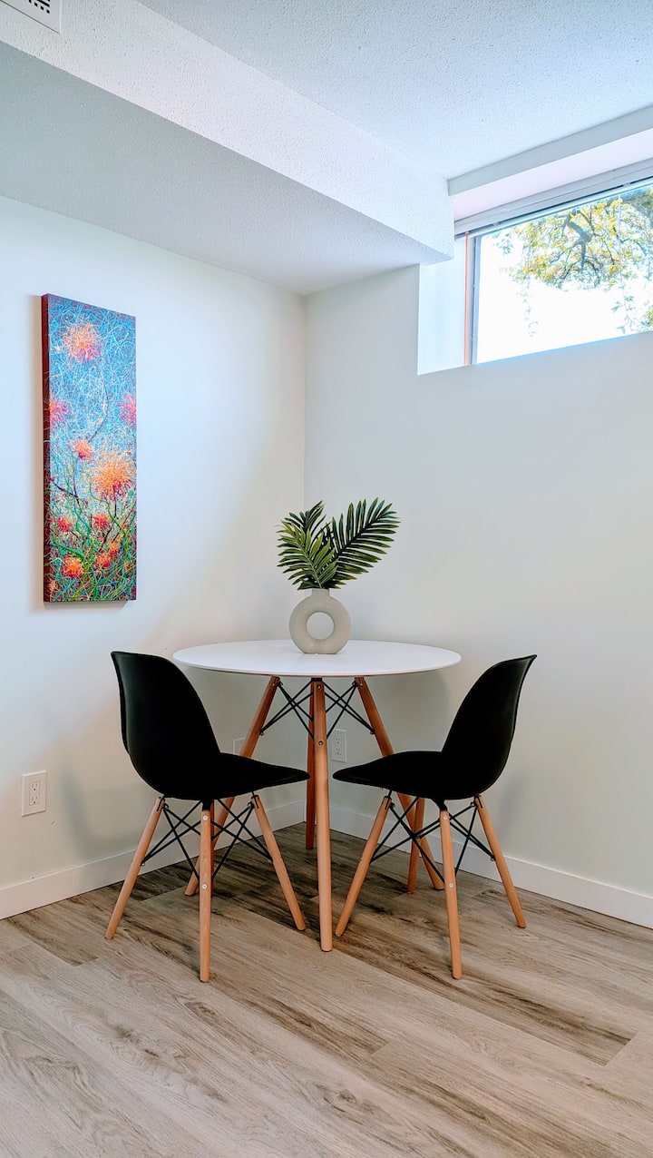 Urban Haven | Near Sfu | Quiet & Modern Stay - Burnaby