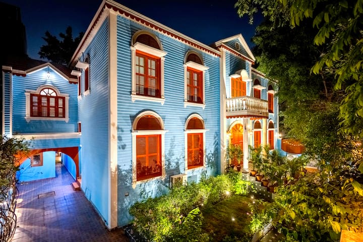 Casa Azulo : A Goan-portuguese Reverie - 구르가온