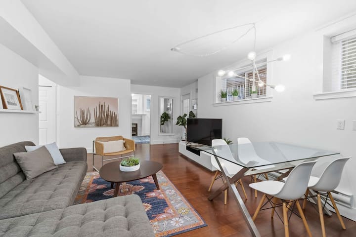 Trendy 2-bed Suite | North Van Gem! - 北溫哥華市