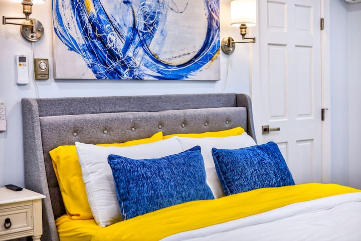 Steps To Beach - Private Deck, Parking, Ac - Provincetown, MA