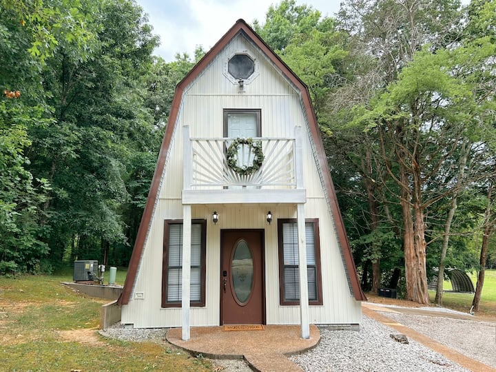 White Nest Cottage Sleeps 2-4 - Columbia, TN
