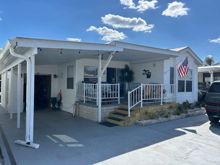 Quiet Tampa Area 2bd, 1.5ba Home! - Zephyrhills, FL