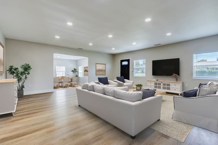 Walk To City Of Hope -Bright 4br -Private Patio - Azusa, CA