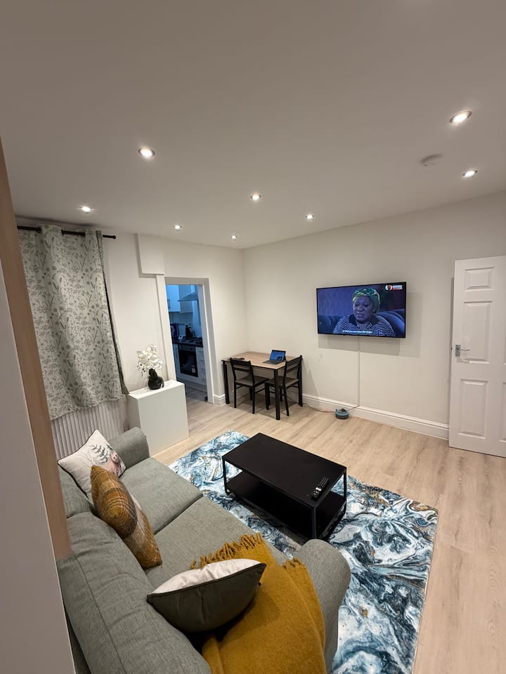 A Stylish 3bed Apartment Ideal For Short Stays - Manchester