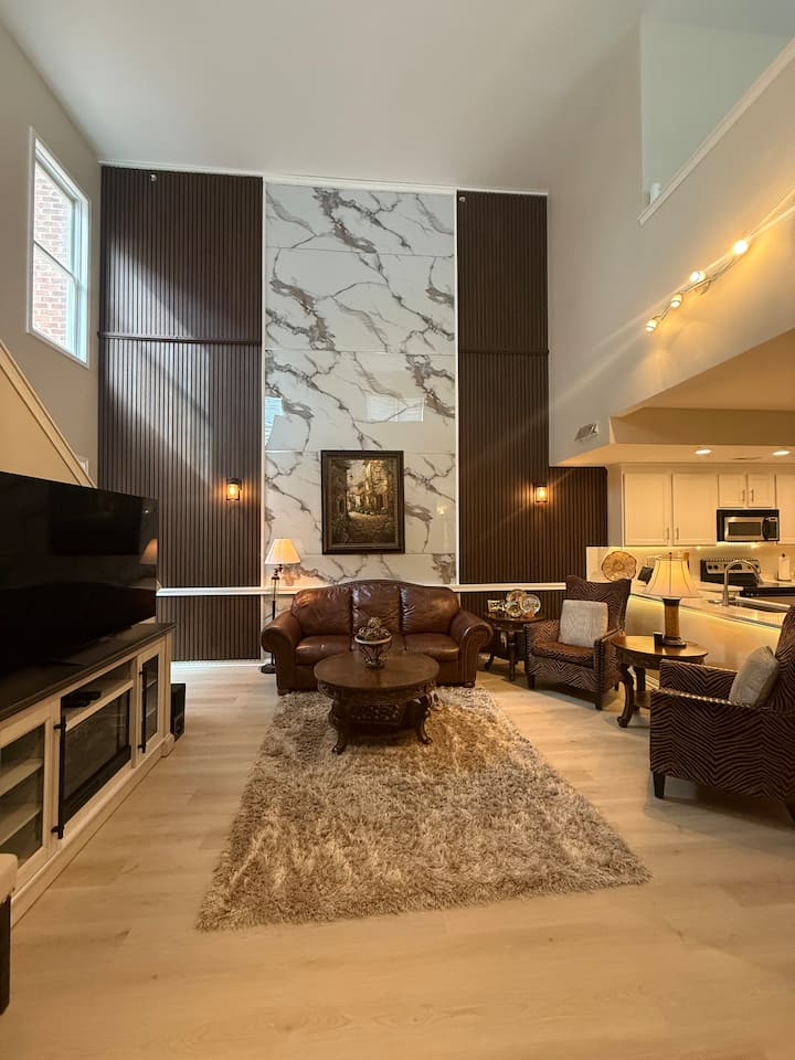 Elegant & Spacious Condo Prime Location
1br 1ba - Louisville, KY