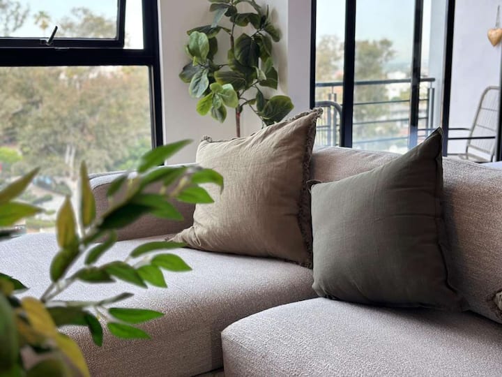 Loft Moderno Con Cama King Y Balcón | Zona Centro - Tijuana