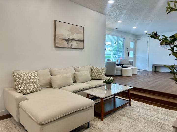 The Vincent | Renovated Single Story [3br/2ba] - Beaverton, OR