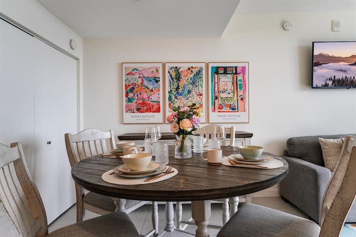 Modern Studio | Pool View | Downtown Doral' Heart - Doral, FL