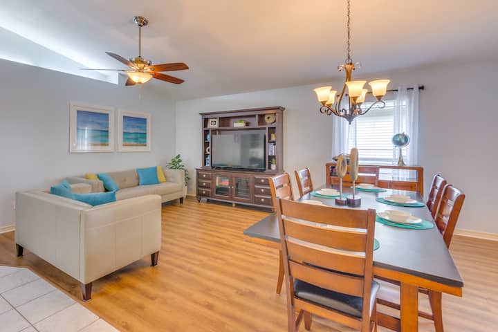 Ada Friendly! Convenient Family Home In Pensacola - Brent, FL