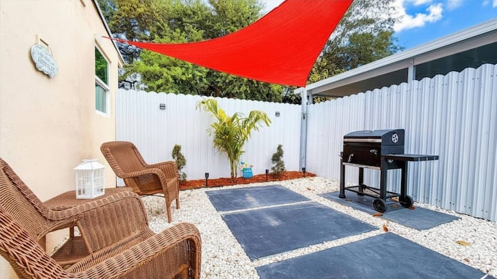 Private Studio | Near Hard Rock | Peaceful Stay - Miami Gardens, FL