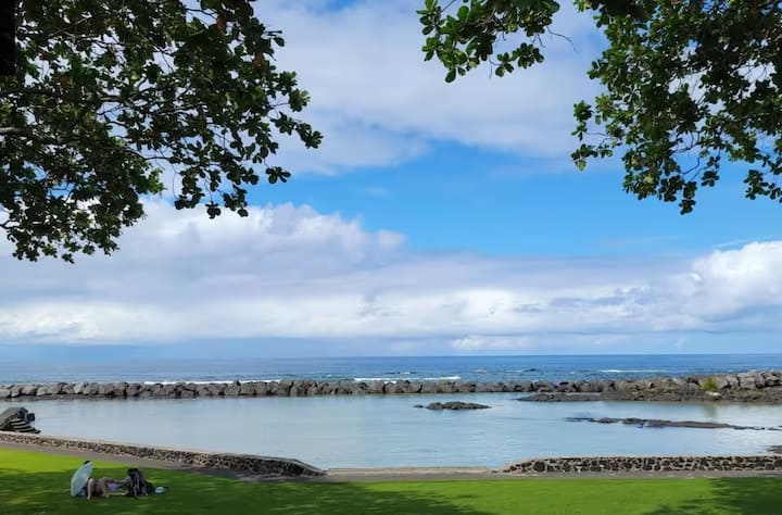 Walk To Beach • Balcony + Garden Views / Sleeps 2 - Hilo