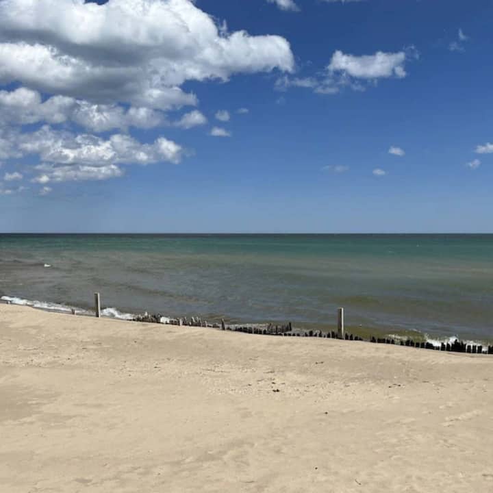 Lake Huron Group Retreat | 13br Resort W/ Pavilion - Michigan