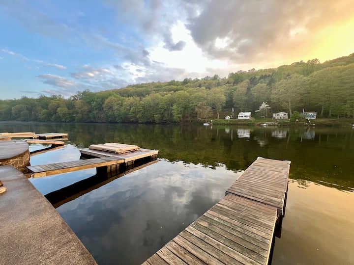 River Retreat - Derby, CT