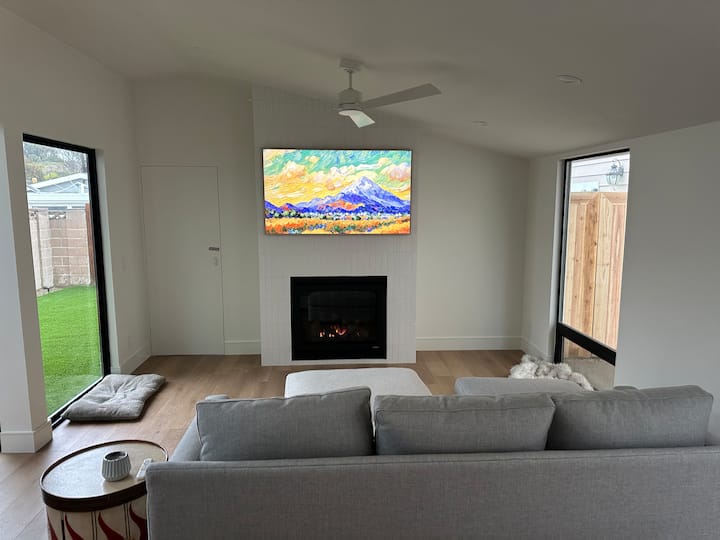 Comfy 3br Beach House -Steps From The Sand - Newport Beach, CA