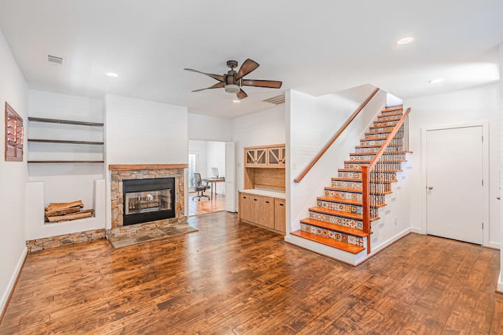 Billy & Bella's Bed & Breakfast! - Dallas, TX