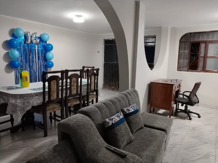 Casa Entera Sol Hermoso De Ica
 Cochera Para Auto - Ica