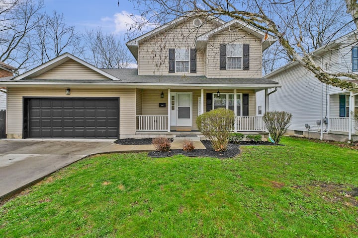 Cozy Stylish Home | Sleeps 8 | Akron/canton - Portage Lakes, OH