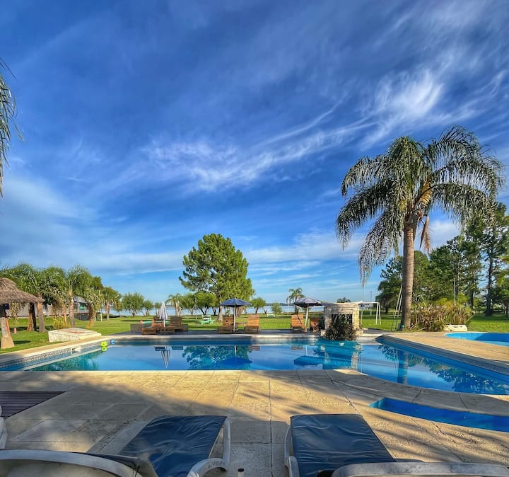 Cabañas Situadas A Orillas Del Lago Salto Grande - Federación