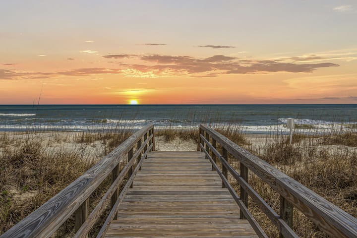 Your Brand New Beach Retreat! - Pawleys Island, SC