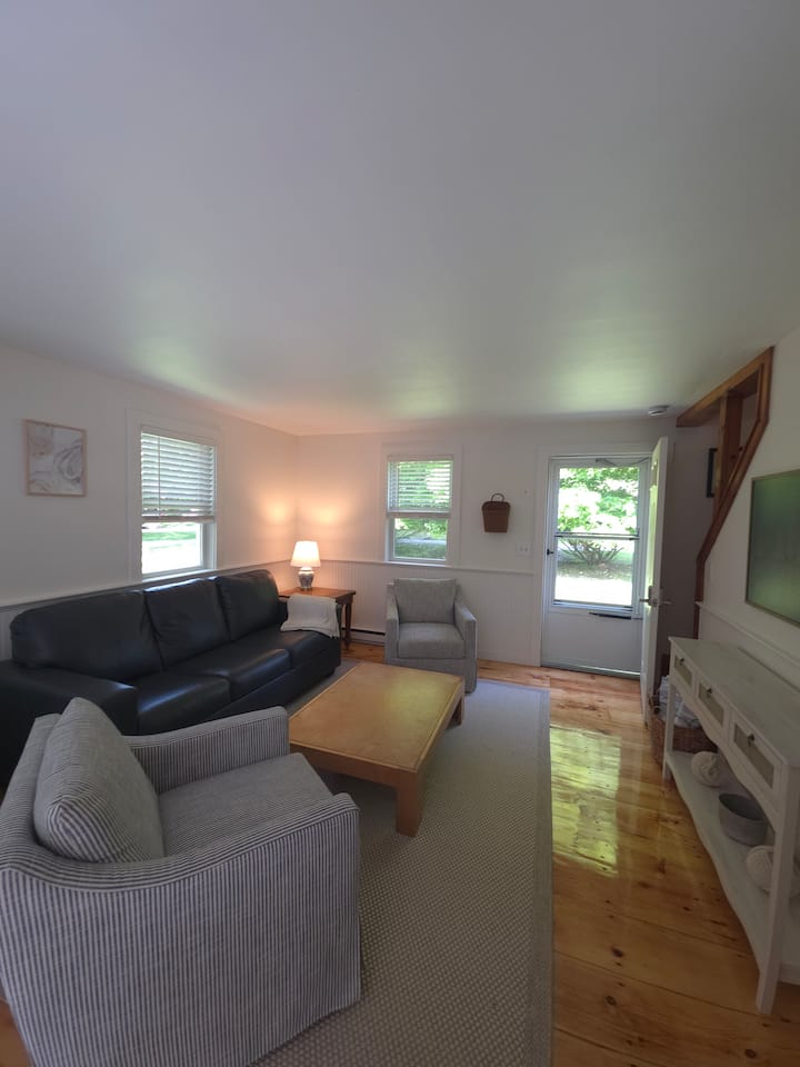 Ob Salt & Cedar Cottage - Martha's Vineyard, MA