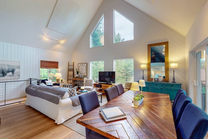 Mount Howard Chalet – Luxury On Wallowa  Lake - Joseph, OR