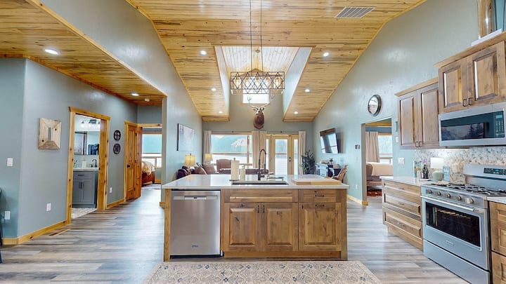 Moraine Tranquility Lodge 20 (Whole Home) - Joseph, OR