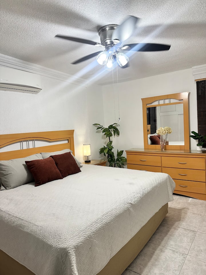 Acogedora Casa En Zona Cumbres - Coahuila