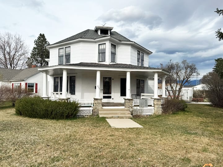 Historic 1908 Wamsley House-completing Renovation! - Hamilton, MT
