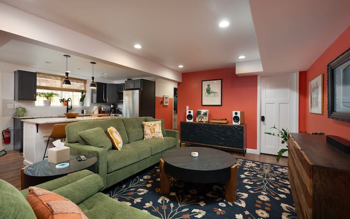 Retro-inspired Retreat | Cozy + Curated - Bozeman, MT