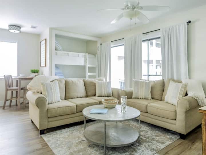 New! Steps From The Beach~1 Bd/1 Ba- Sleeps 4! - 錫賽德