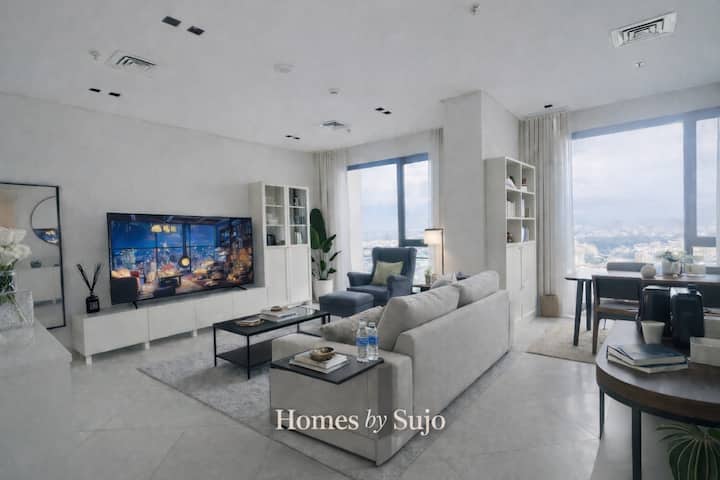 Serene Sea View Escape | High Floor Luxury Stay - Kuwait