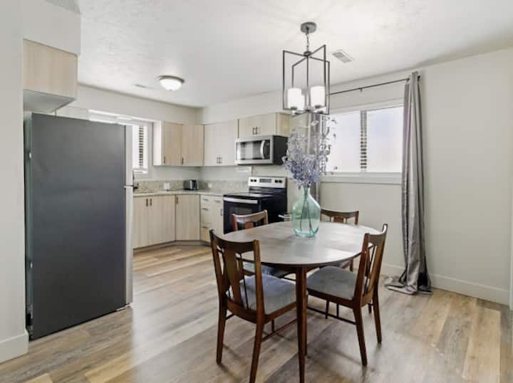 Remodeled 2 Bed 1 Bath Top Unit - Rexburg, ID