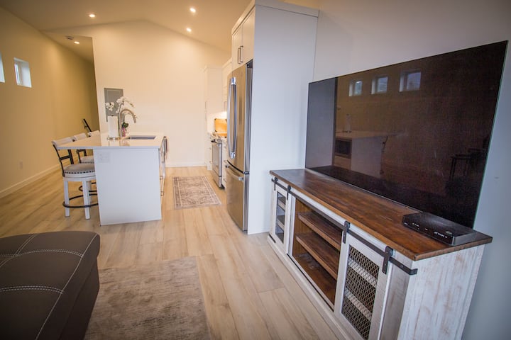 Cozy Modern Penticton Retreat - Penticton