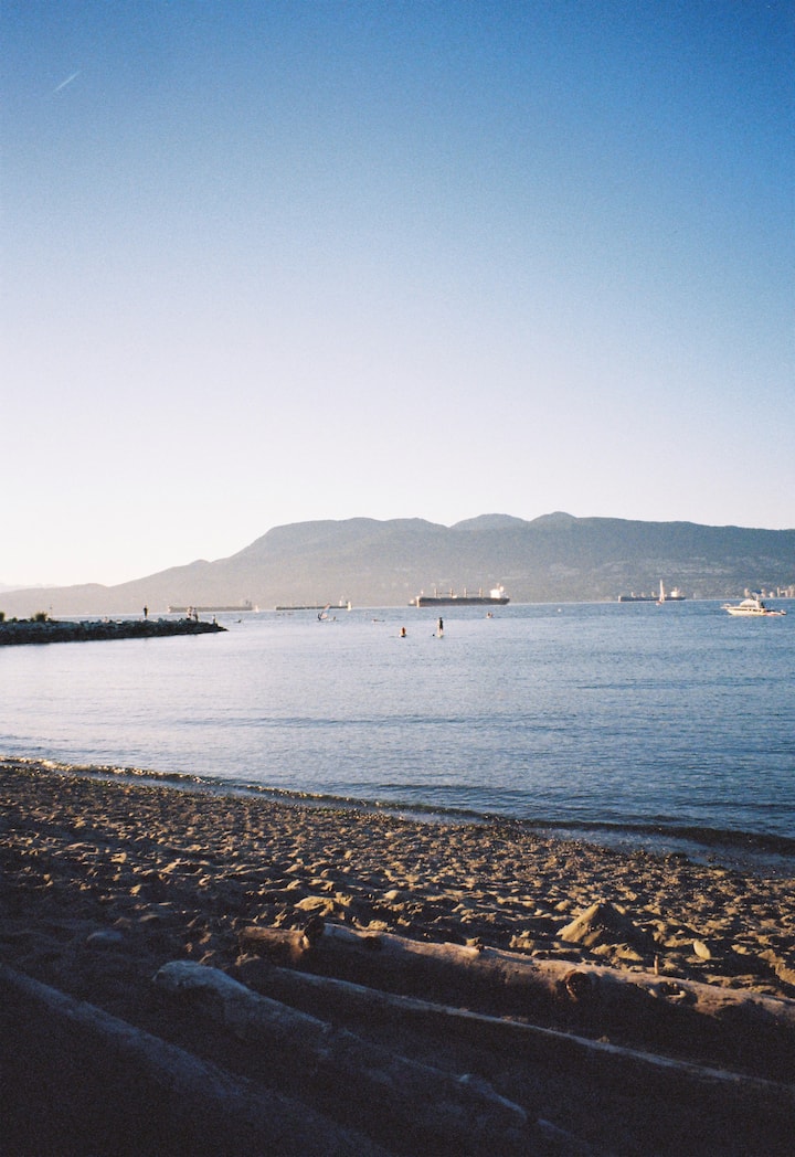Two Bedrooms Basement Suite In West Pointgrey - Bowen Island