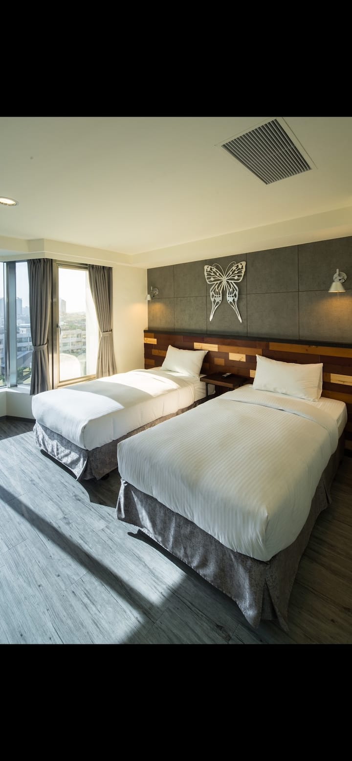 Business Standard Twin House - 新豐鄉