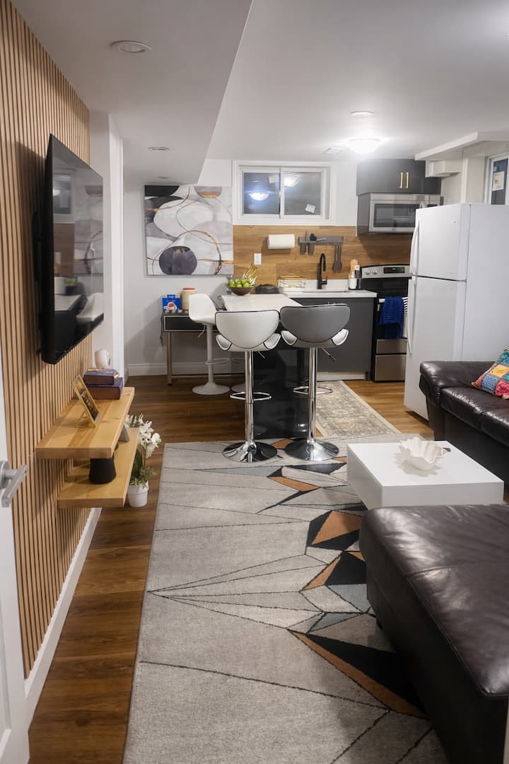 Stylish Modern Basement Suite For Rest & Comfort - Oshawa