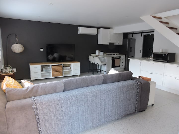 Comfortable, Cottage On Secure Property. Private - Durban