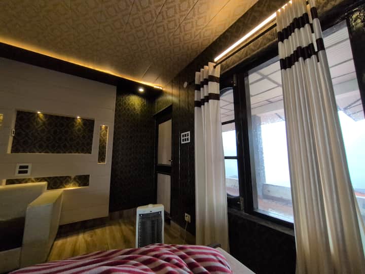 Peak Views, Starry Nights, And Pure Luxury Await. - Chamba