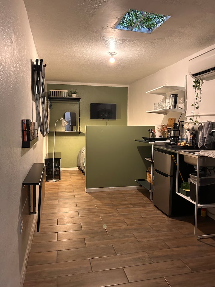 Estudio Lumen - Sage
A Petite Urban Retreat - États-Unis