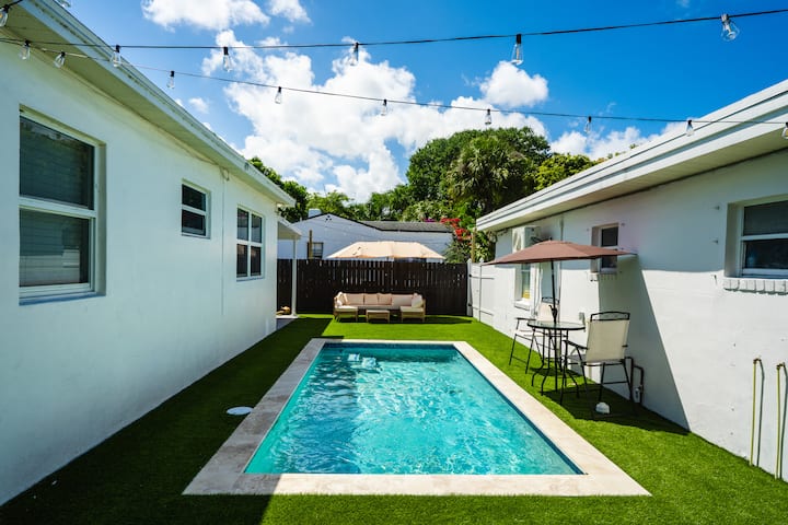 West Palm Beach | Luxury Villa W/ Pool & Games - 웨스트팜비치
