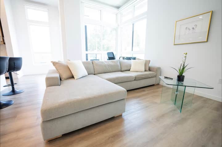 Luxury Spacious 2 Bedroom, Pool, Gym, Parking - Downtown - Los Angeles
