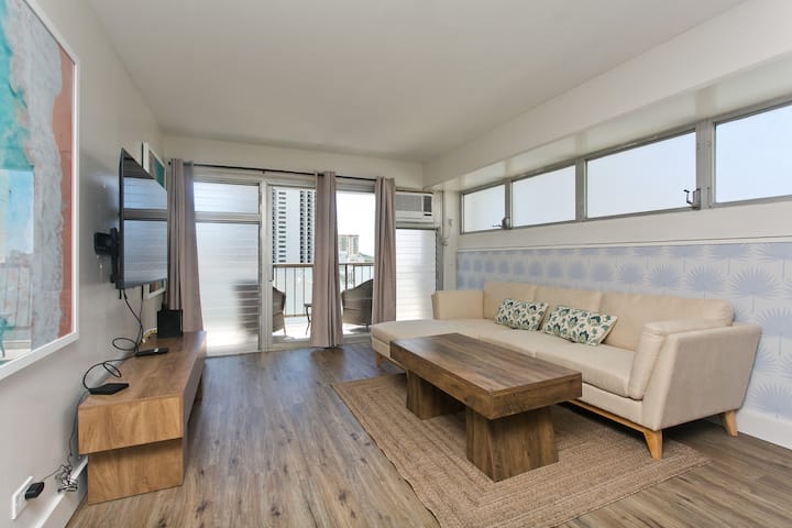 Corner Unit Ocean View 5 Bed Ocean Style W Parking - Honolulu, HI